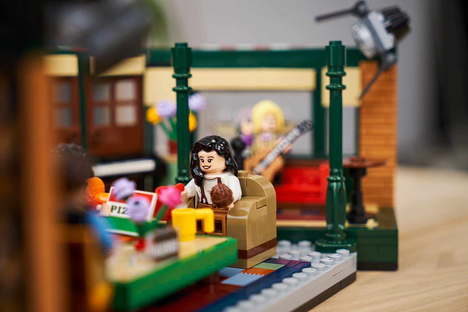 LEGO® kits LEGO® Ideas 21319 Central Perk | Footshop