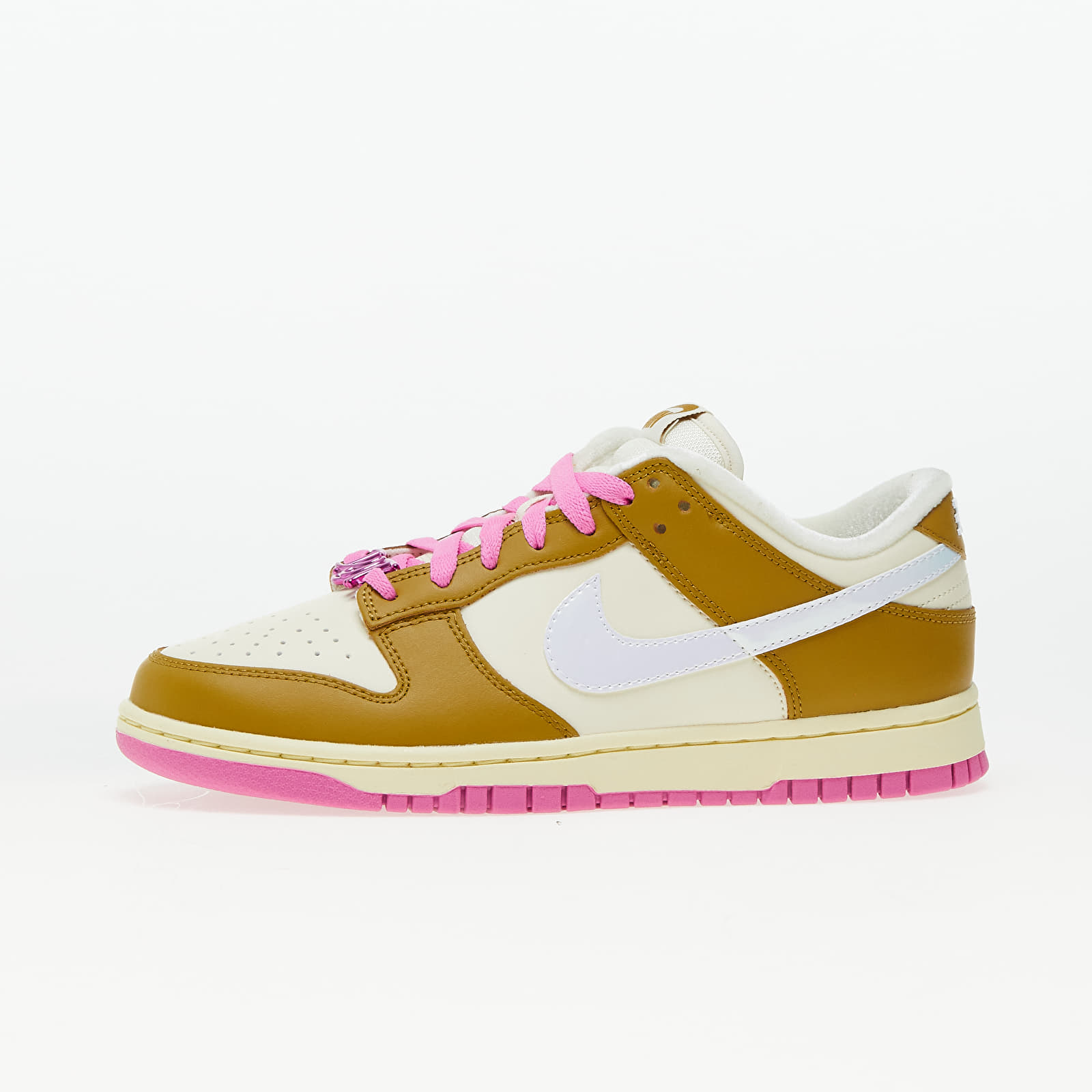 Women's shoes Nike W Dunk Lose Bronzine/ Coconut Milk-Playful Pink ...