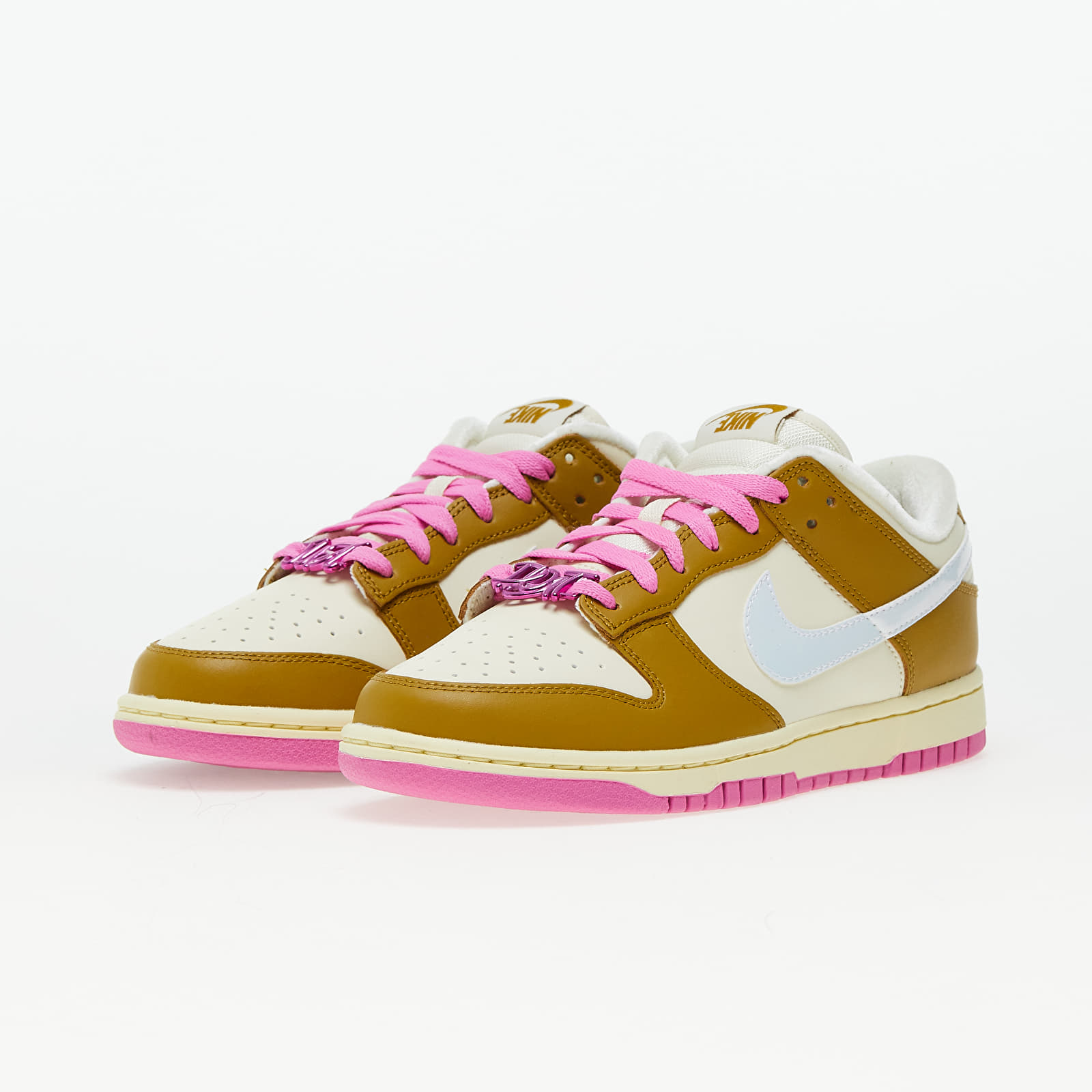 Women's shoes Nike W Dunk Lose Bronzine/ Coconut Milk-Playful Pink ...