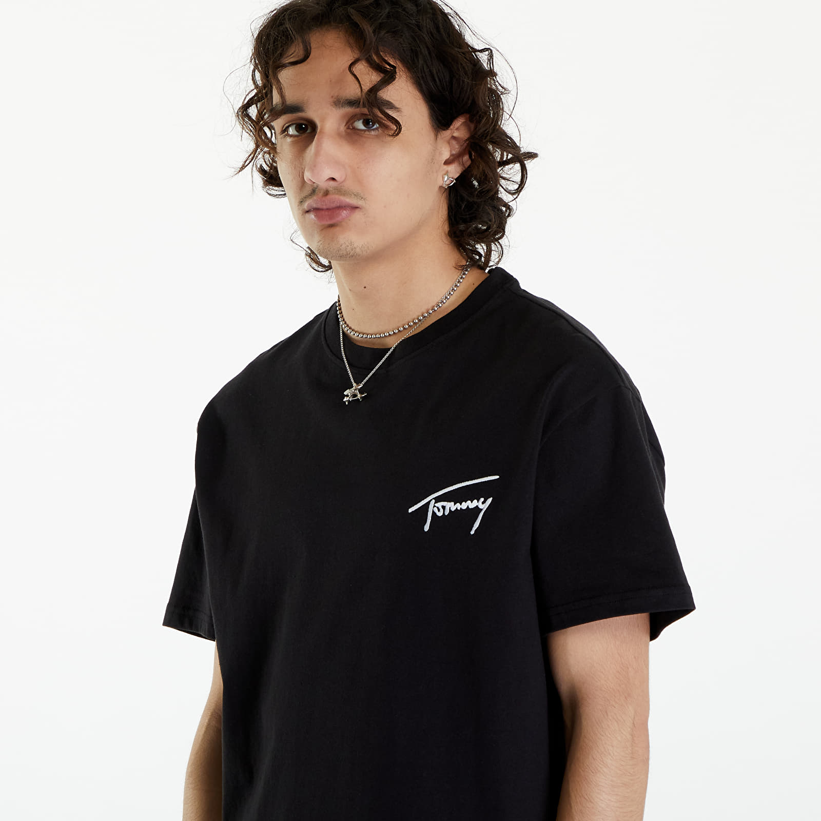 Pólók Tommy Jeans Regular Signature Tee Black (DM0DM17994 BDS) | Footshop