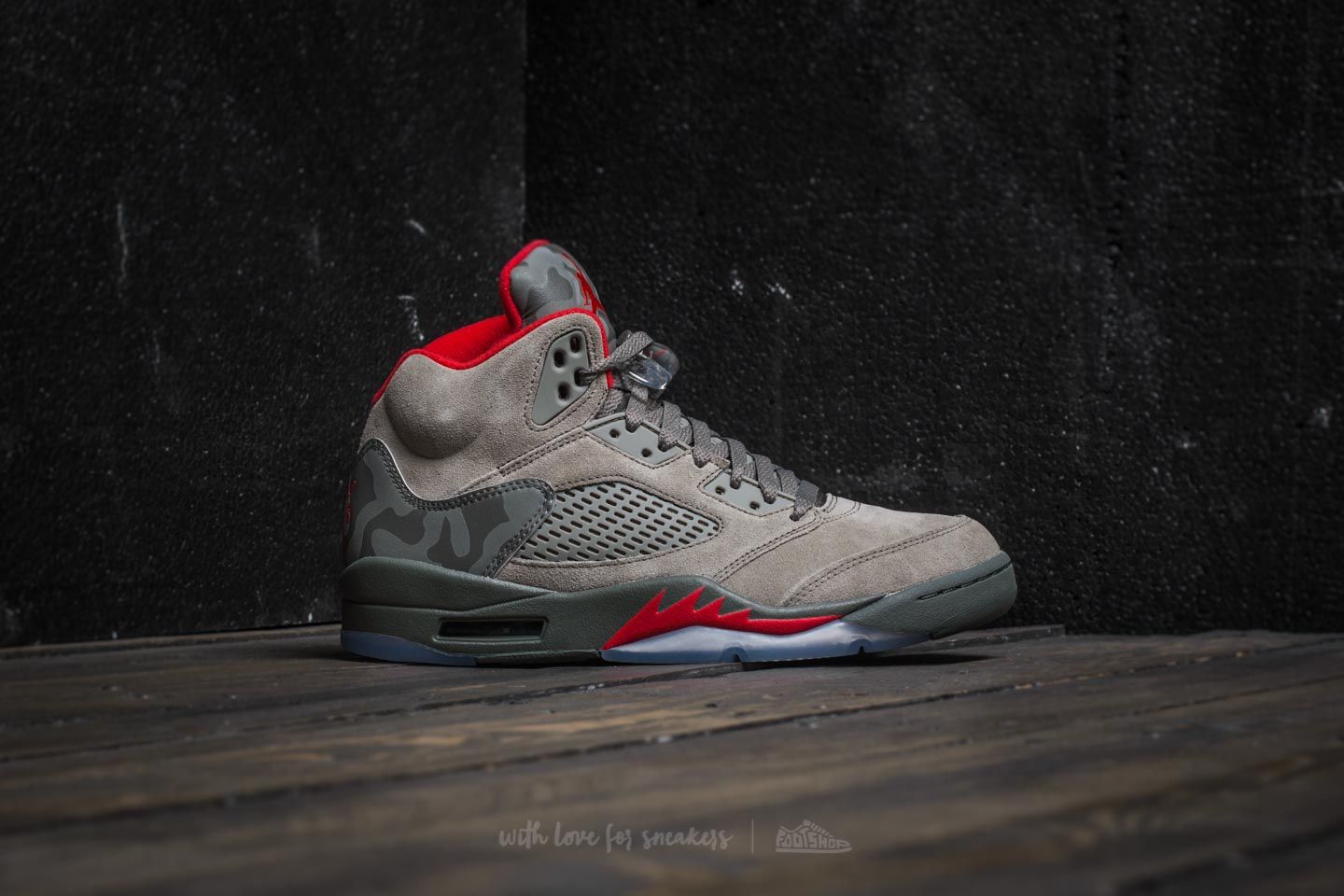 Air Jordan 5 Retro Dark Stucco/ River Rock/ Bio Beige/ University Red ...