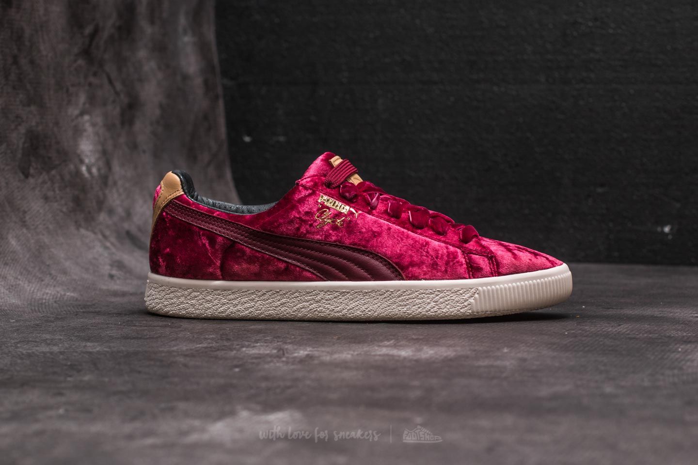 Men's shoes Puma Clyde x Extra Butter Cabernet-Cabernet-Whisp White ...