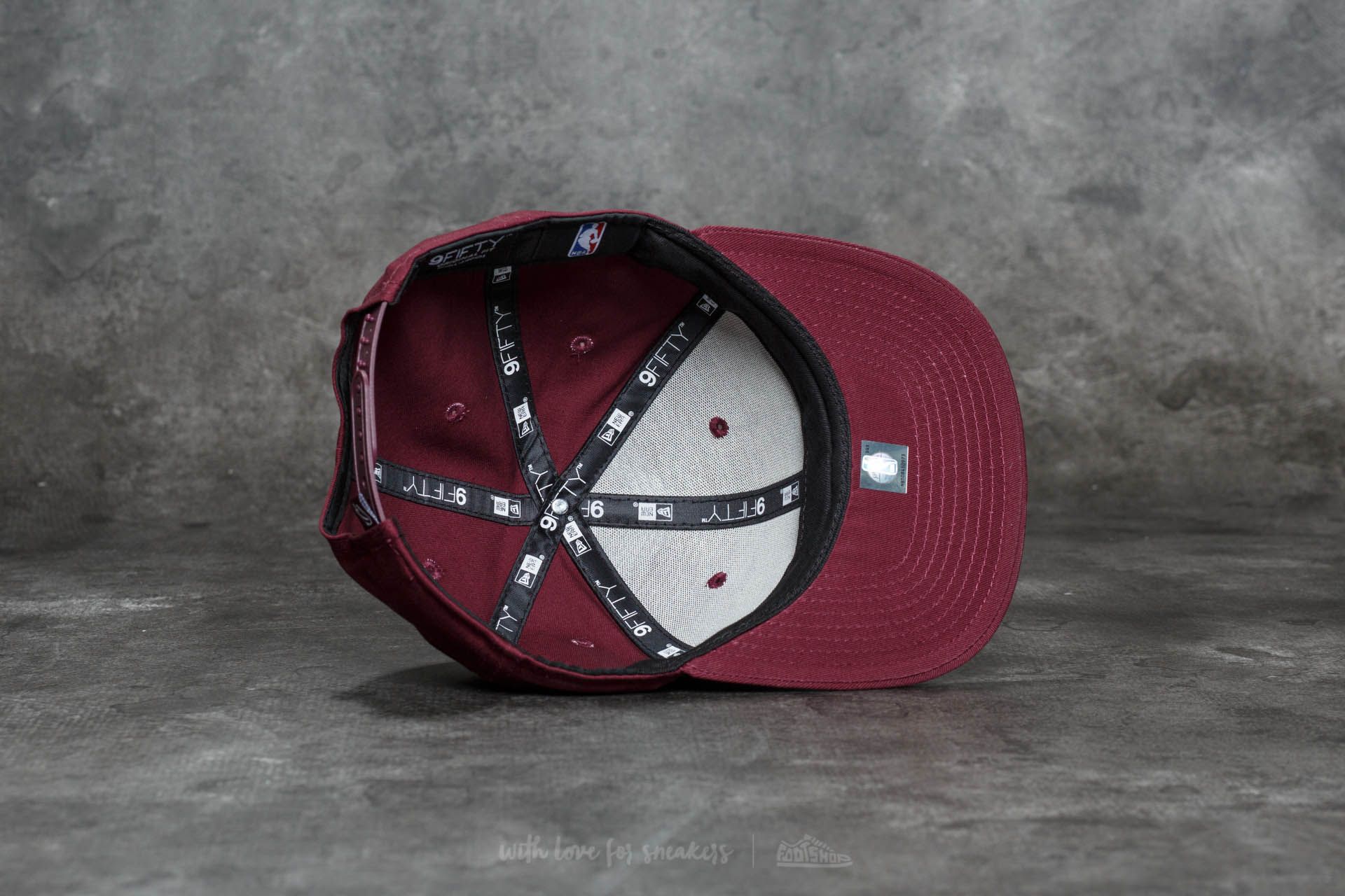 New Era 9Fifty Felt Script Cleveland Cavaliers Cap Burgundy | Footshop