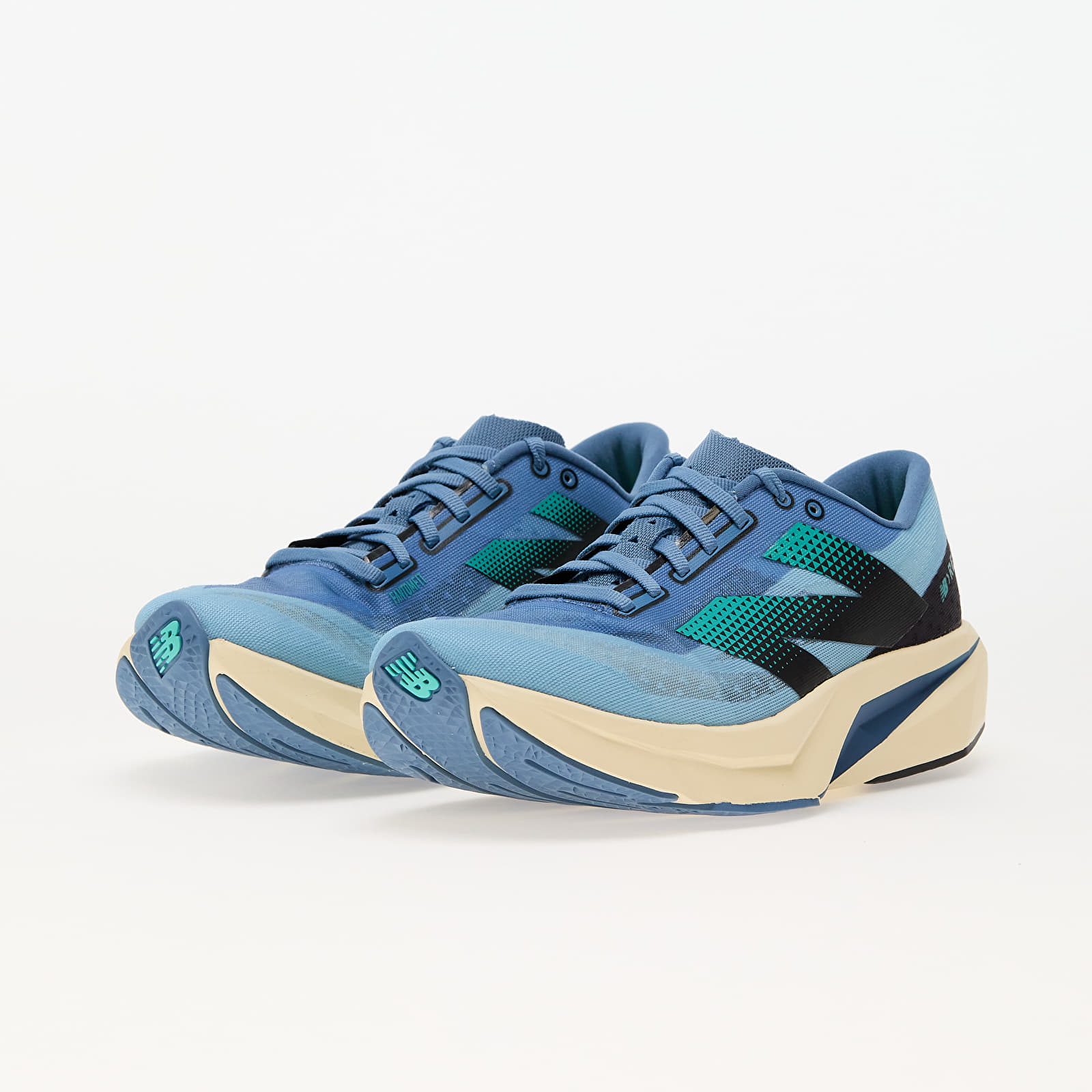 Încălțăminte și sneakerși pentru bărbați New Balance Fuelcell Rebel V4 ...