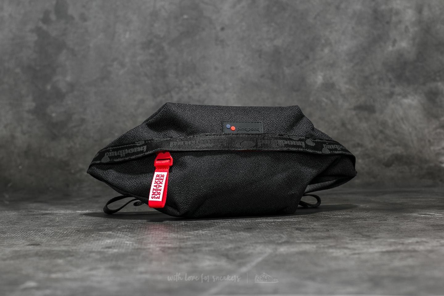 Crossbody bags pinqponq x Sneaker Freaker Brik Shoulder Bag Taksedo ...