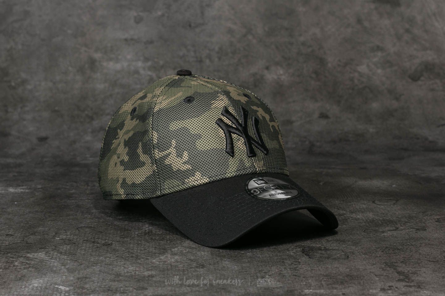 New Era 9Forty MLB Mesh Overlay New York Yankees Cap