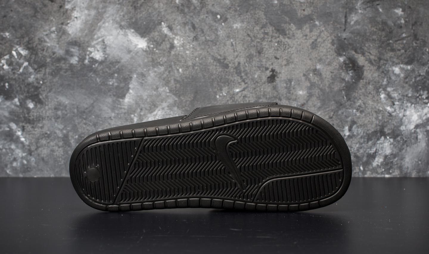 Nike Benassi JDI Black/ Game Red/ White | Footshop