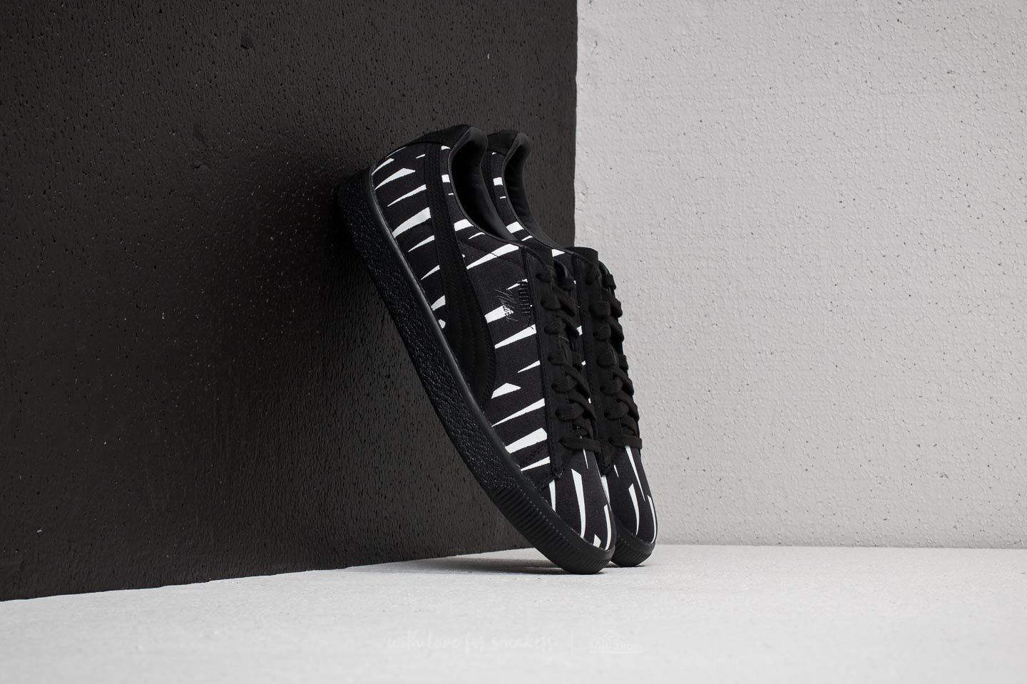 Men's shoes Puma x Naturel Clyde Black Rain Puma Black/ Puma Black ...