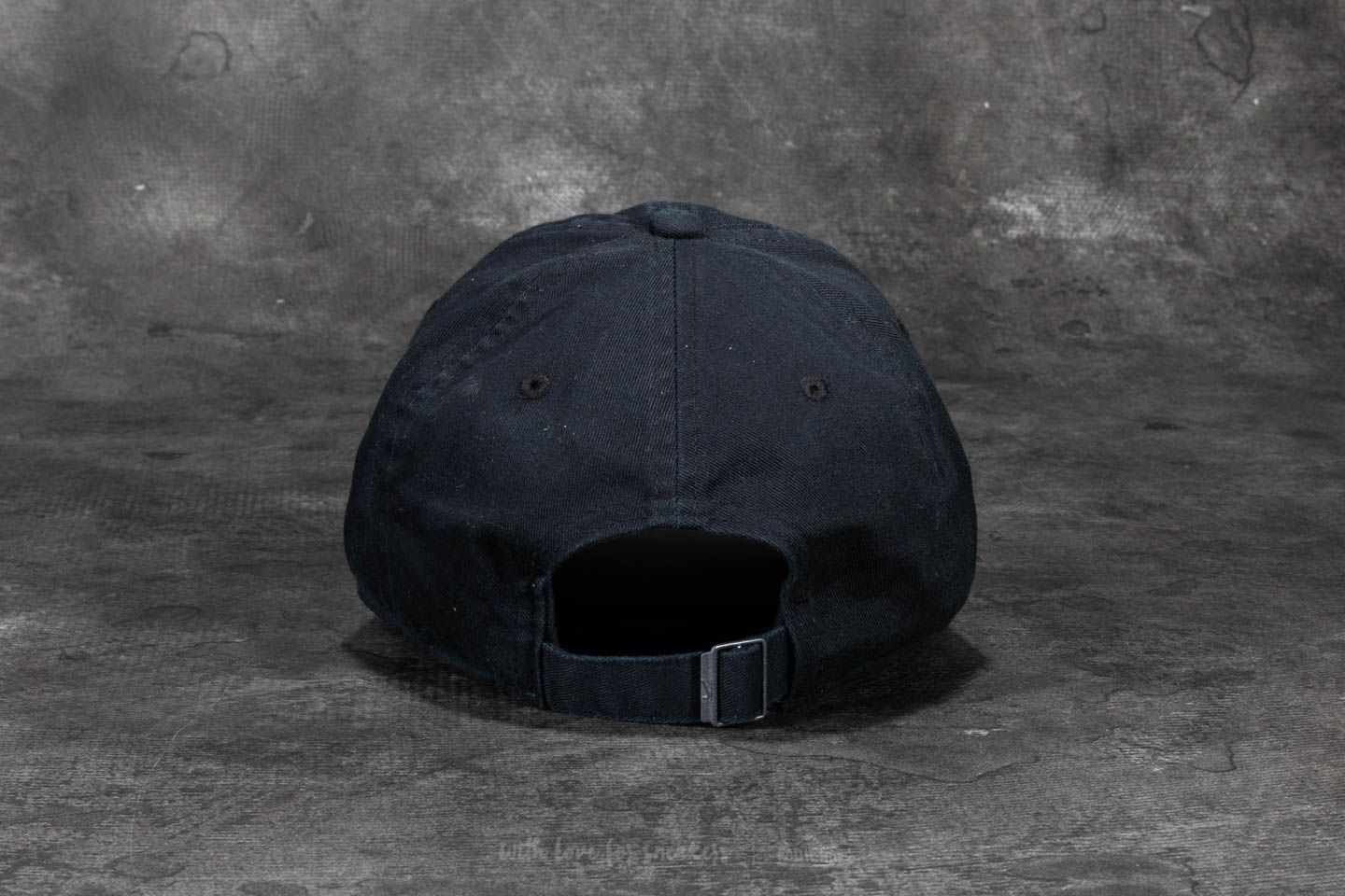 Bonés Nike Futura Classic Heritage 86 Cap Black/ White (832597-010 ...