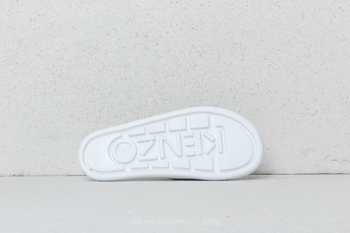 Încălțăminte și sneakerși pentru femei Kenzo Pool Sandal Black/ White ...