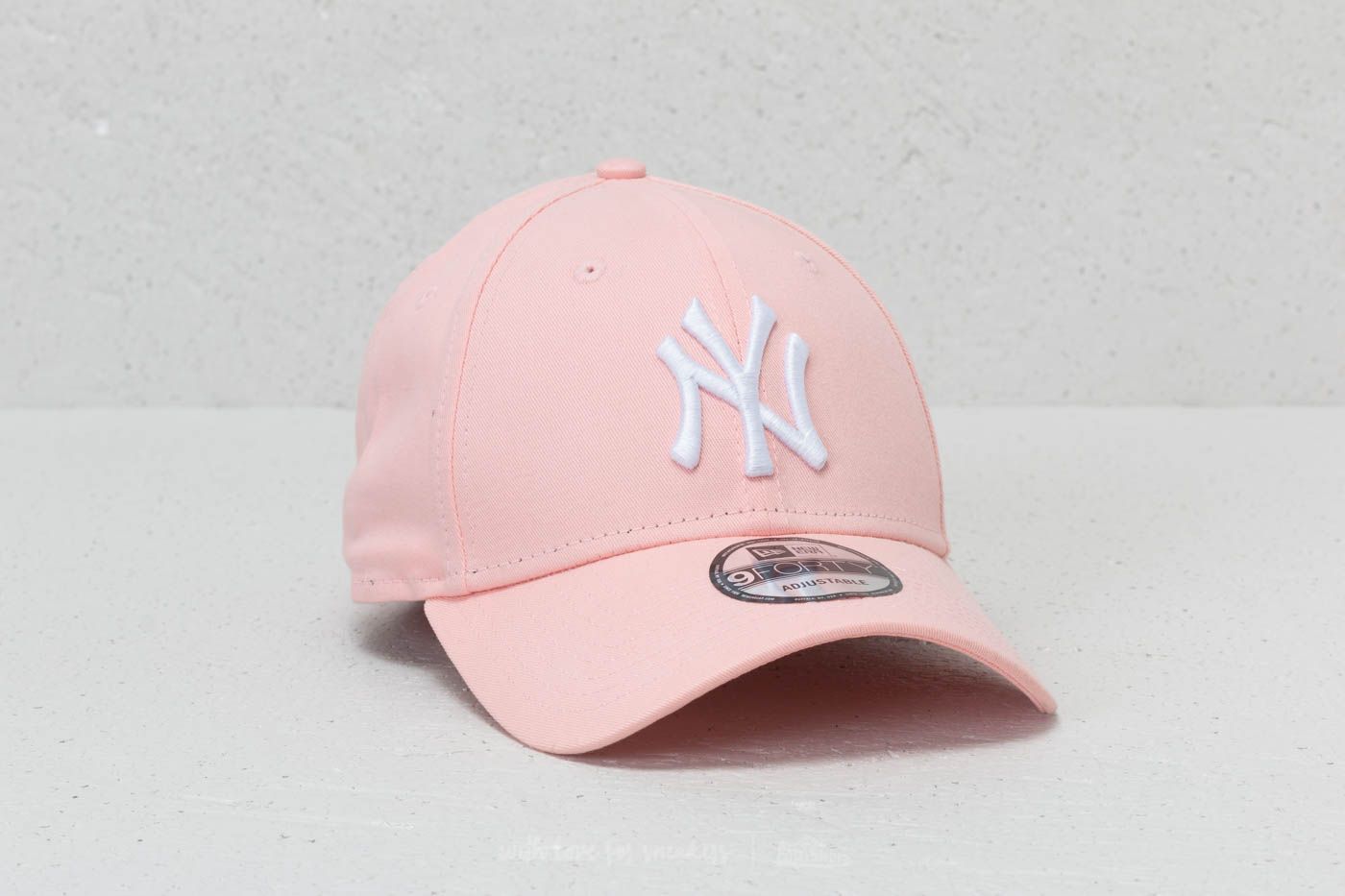 Caps New Era 9Forty MLB League Essential New York Yankees Cap Pink ...