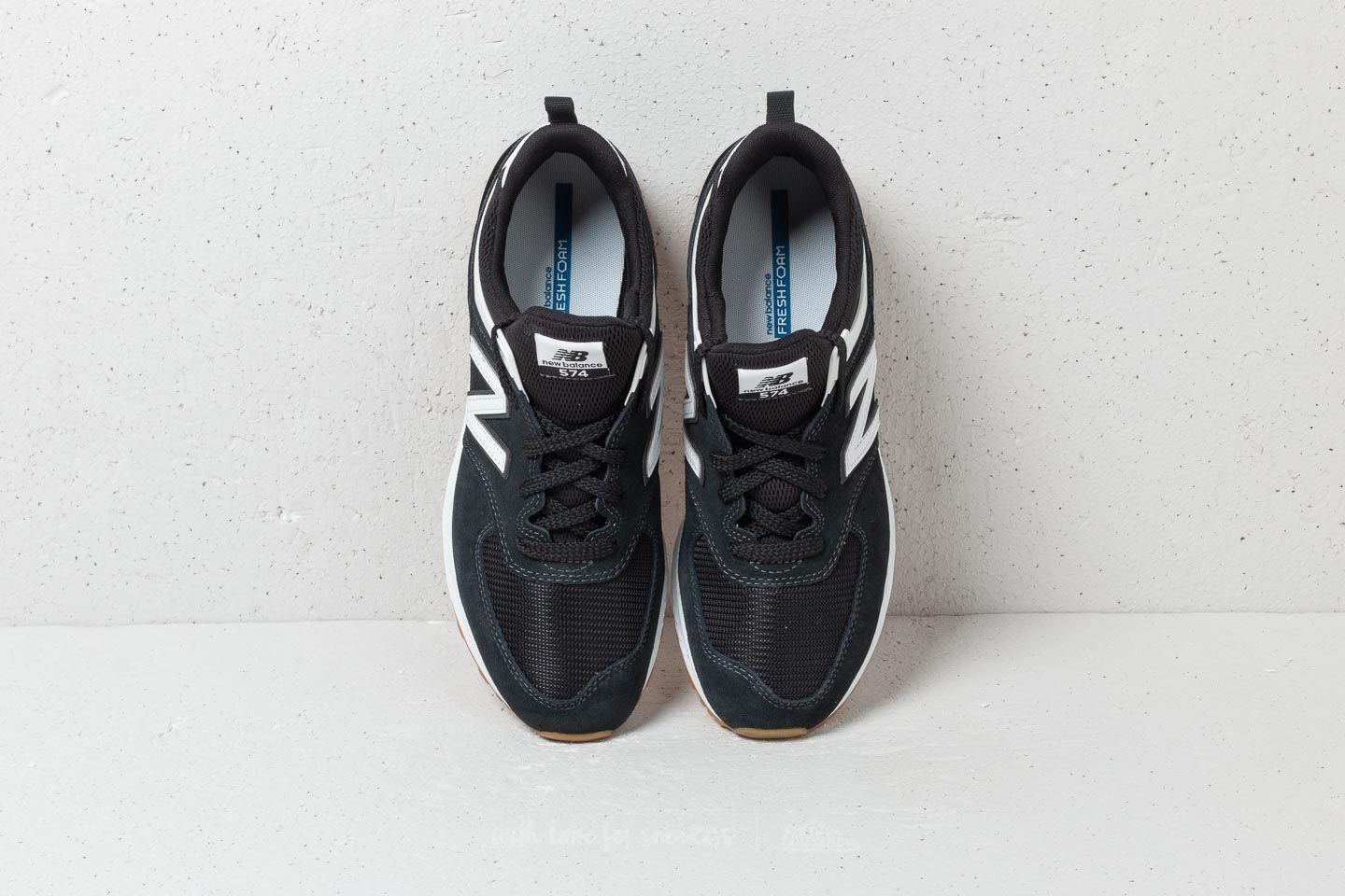 Moški čevlji New Balance 574 Black/ White | Footshop