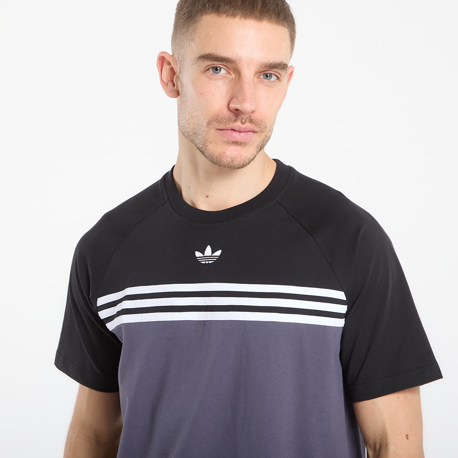 Men's T-shirts adidas Chest Stripes T-Shirt Aurora Onix (KE2130) | Footshop