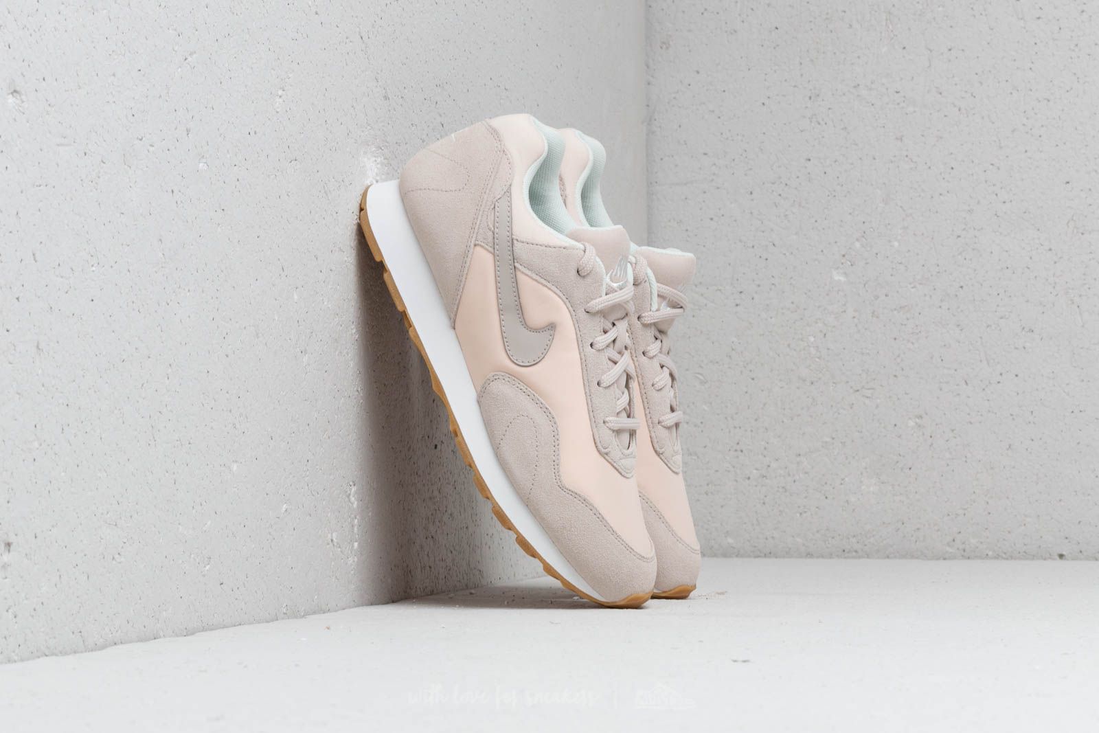 Women's shoes Nike W Outburst Orange Quartz/ Desert Sand | Footshop