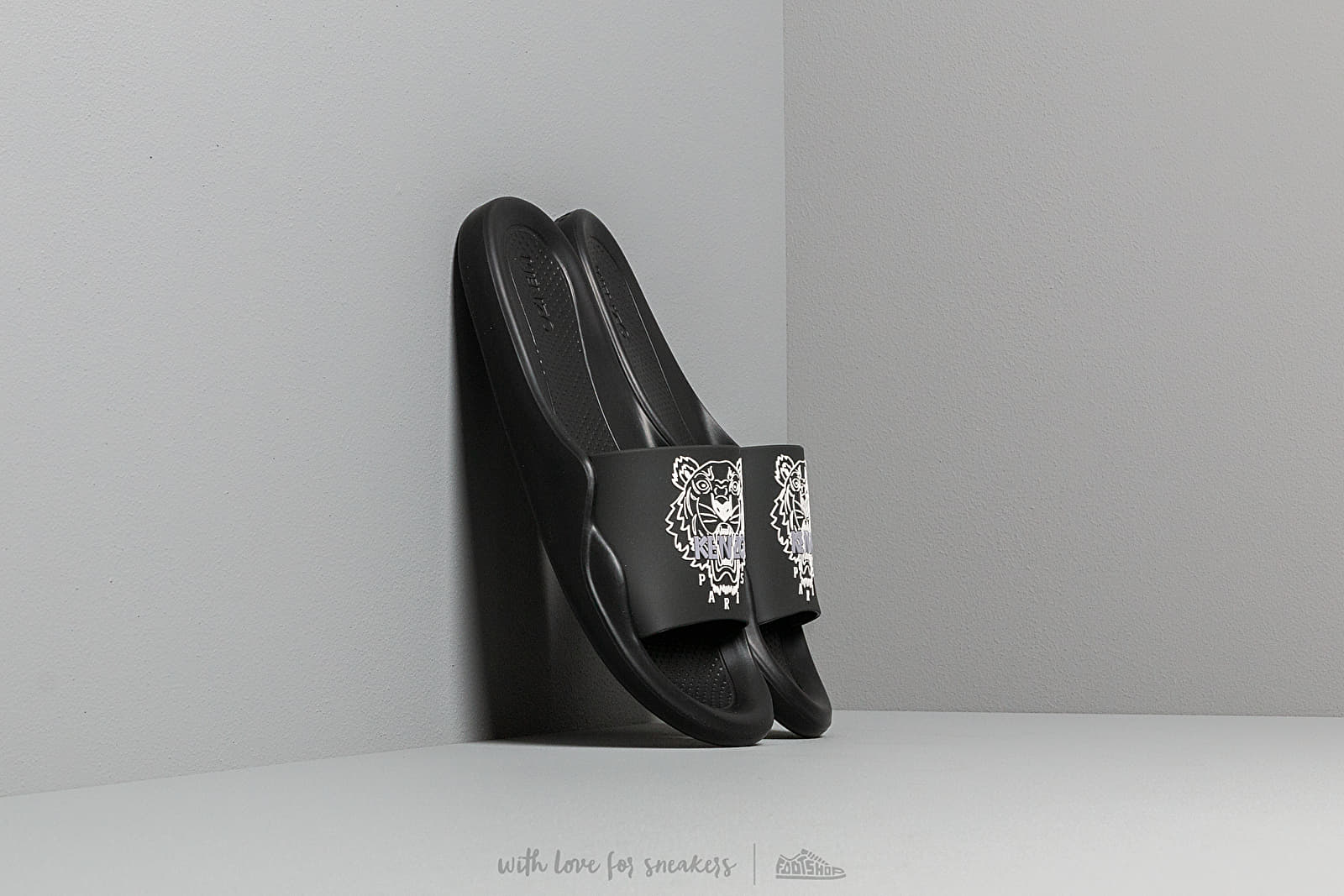 Încălțăminte și sneakerși pentru femei KENZO Pool Sandal Tiger Black ...