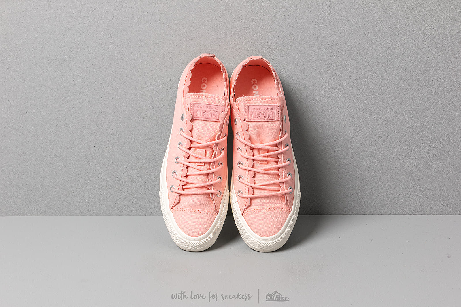 Încălțăminte și sneakerși pentru femei Converse Chuck Taylor All Star ...
