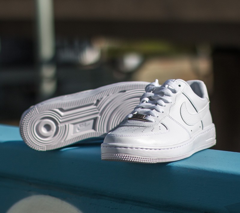 Încălțăminte și sneakerși pentru femei Nike W AF1 Ultra Force ESS White ...