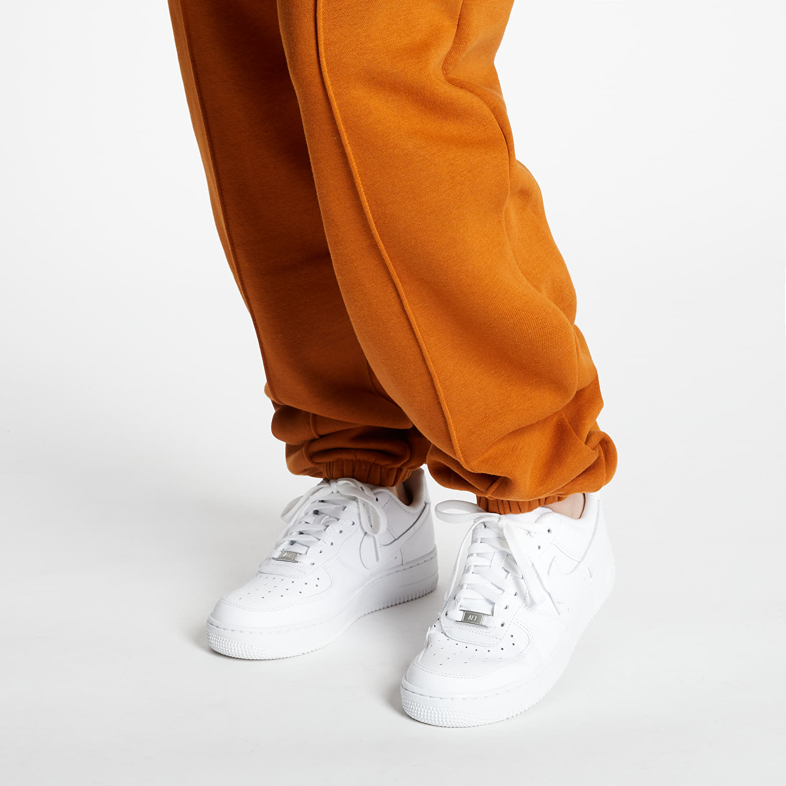 Pantaloni Nike Sportswear Fleece Trend HR Pants Tawny/ White (BV4089 ...