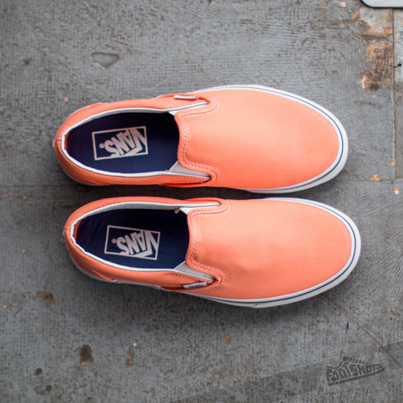 Women's shoes Vans Classic Slip-on Canteloupe/True White (VZMRFRI VC2 ...