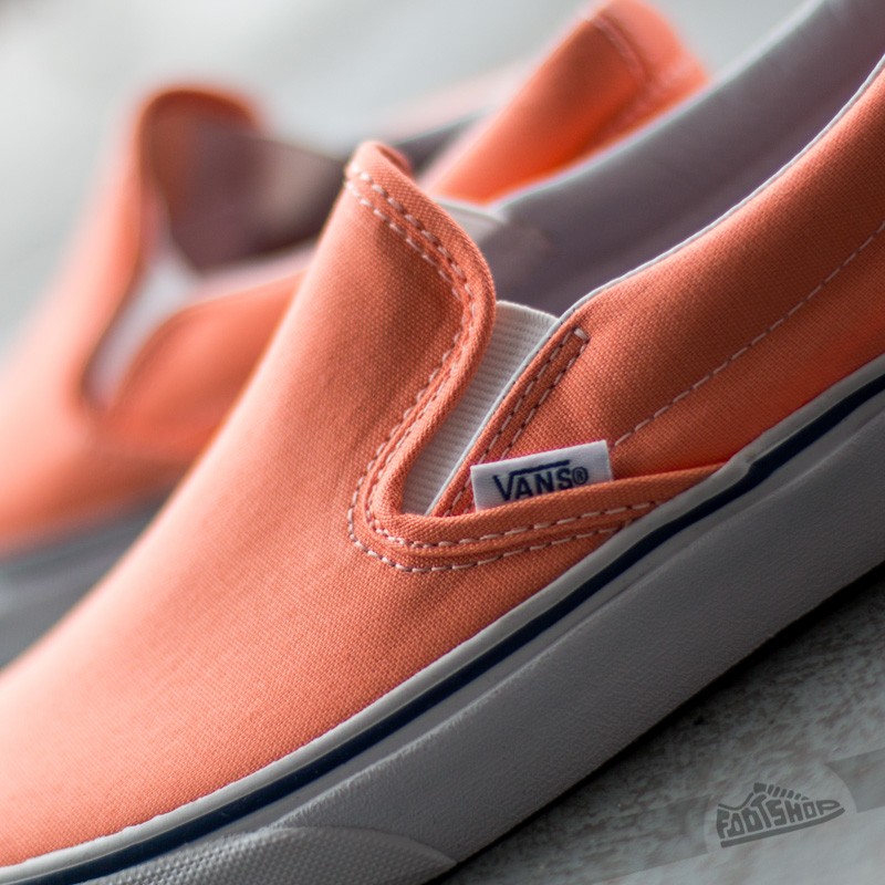 Women's shoes Vans Classic Slip-on Canteloupe/True White (VZMRFRI VC2 ...