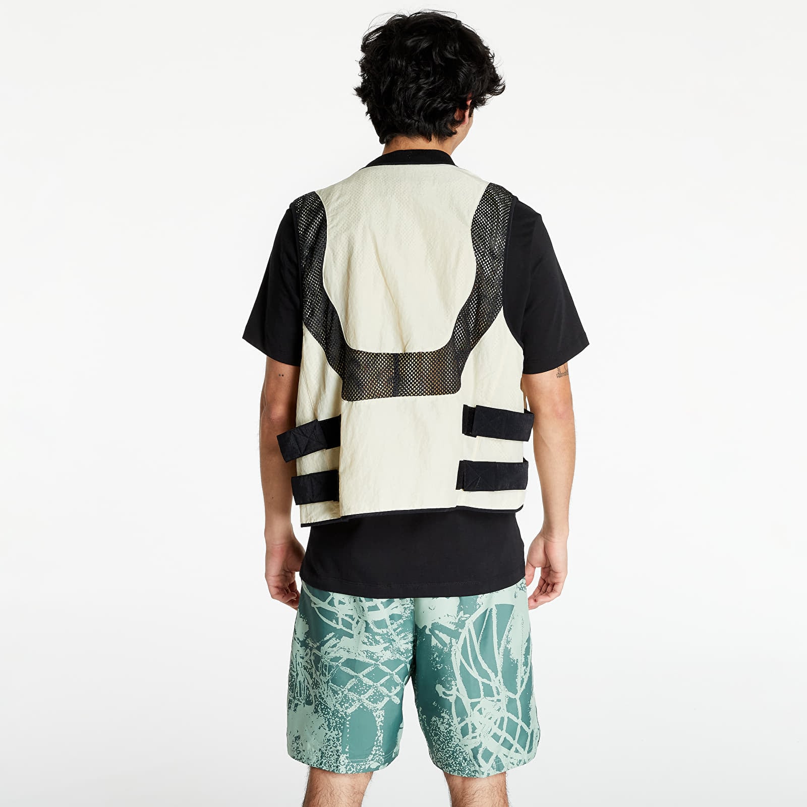 Vesty Jordan 23 Engineered Vest Beach/ Black/ DK Smoke Grey/ Black ...