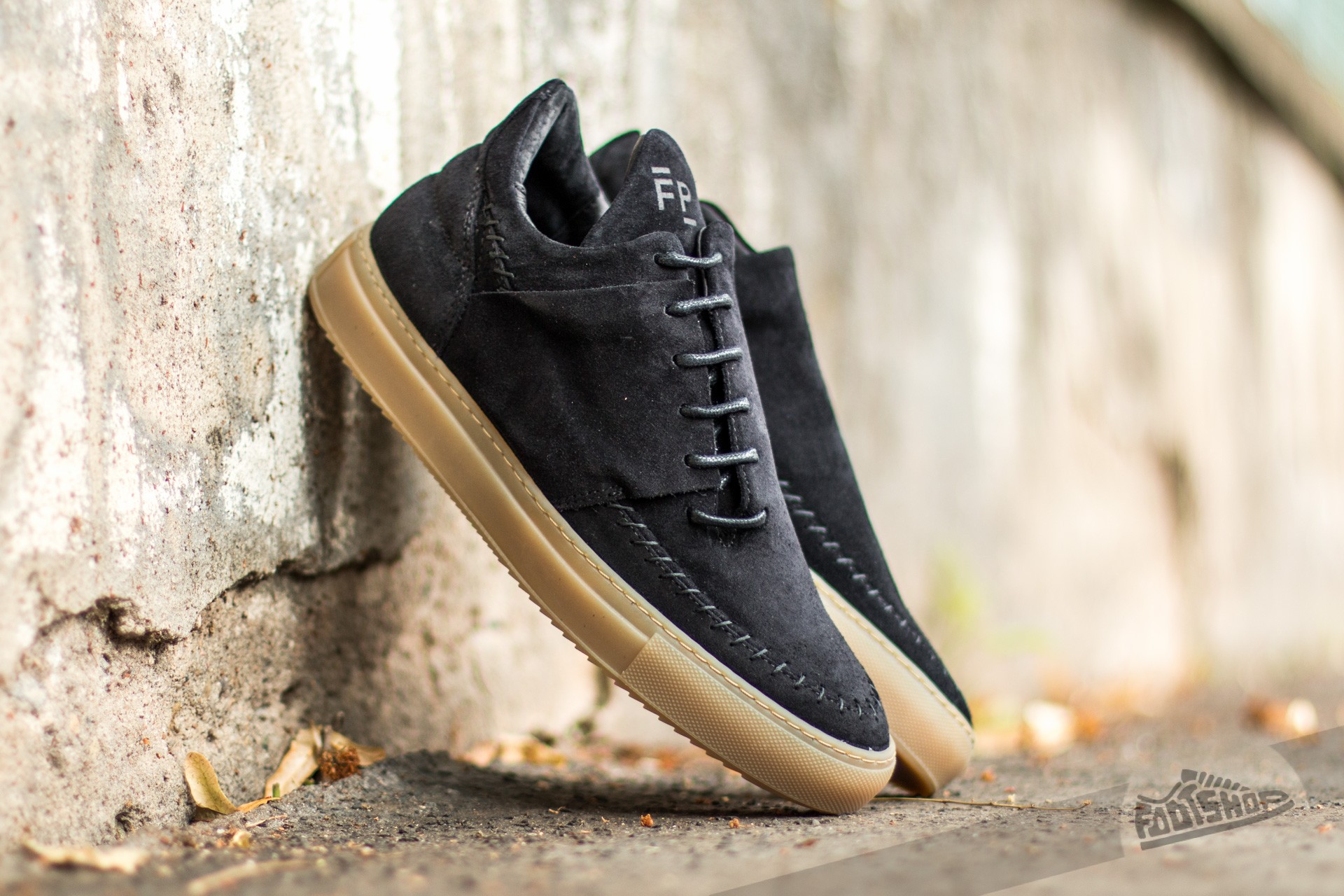 Filling Pieces Low Apache Suede Black