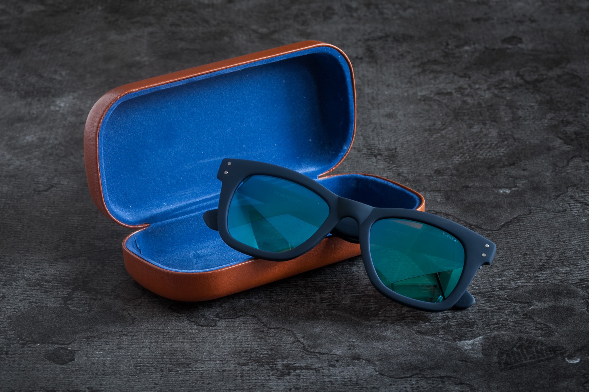Sunglasses Komono Allen Midnight Blue Rubber (KOM-S1409) | Footshop