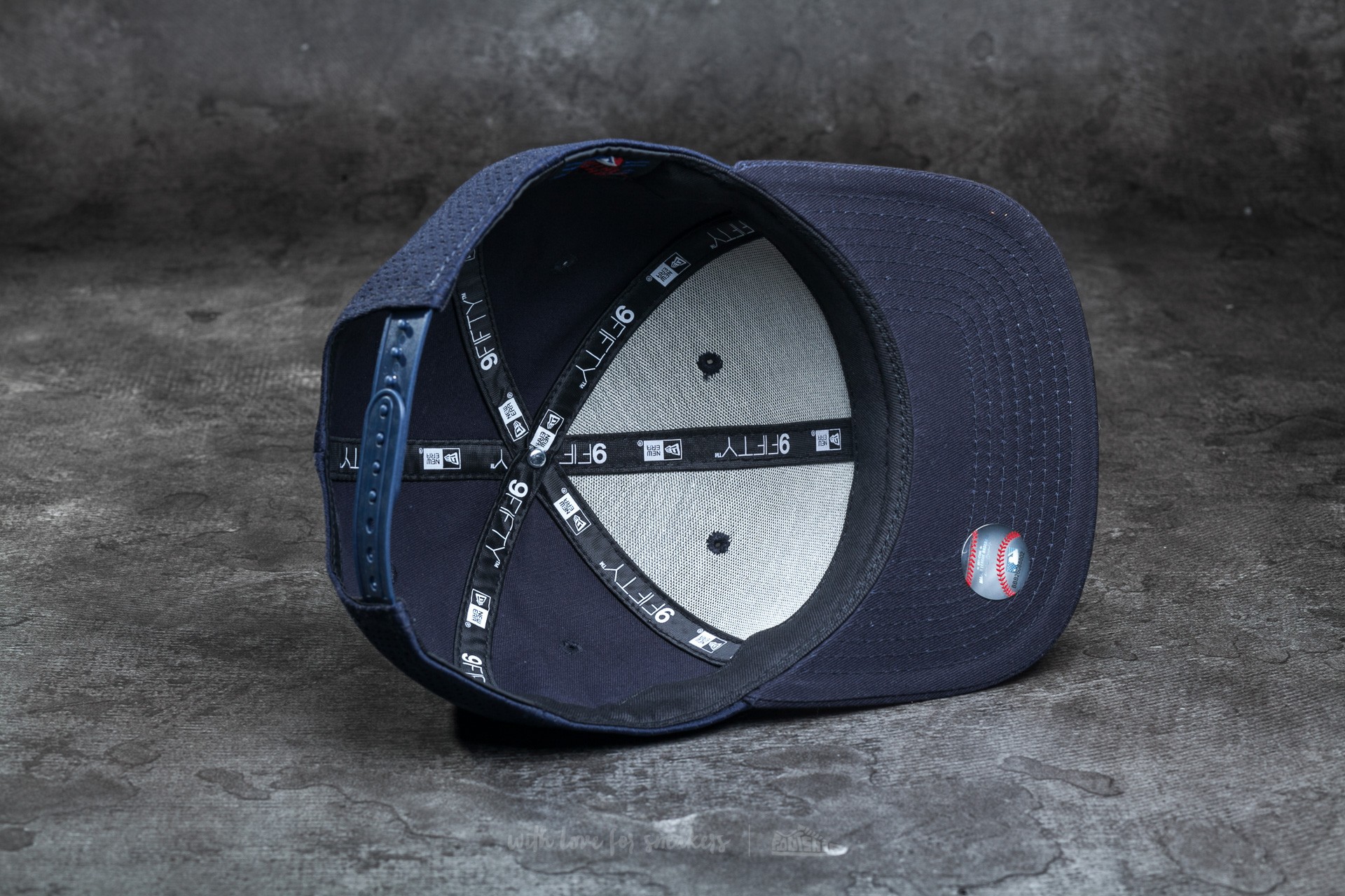 Caps New Era Major League Baseball Outline Mesh New York Yankees Cap ...