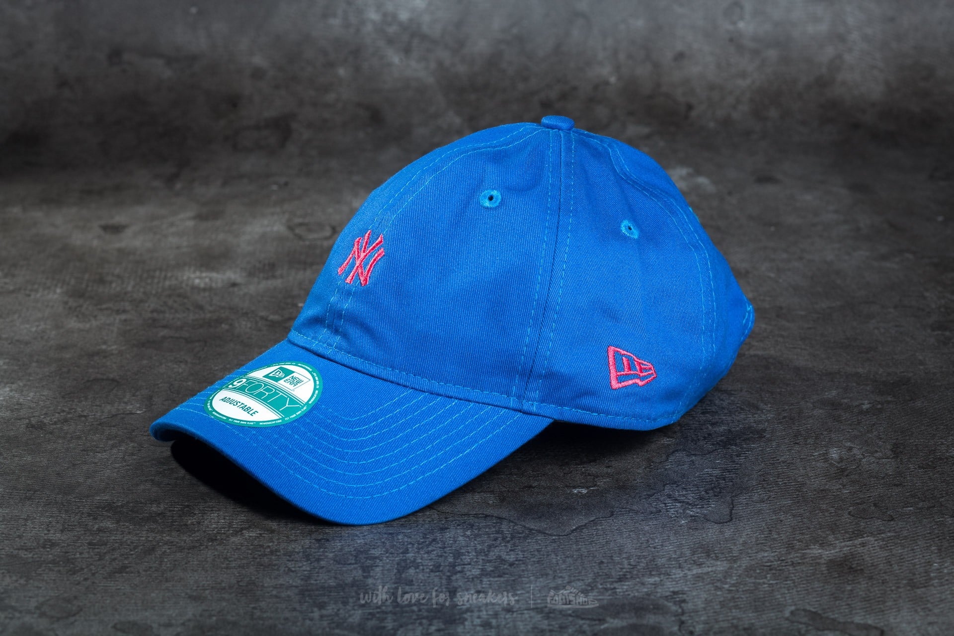 New Era Essential 9Forty Adjustable New York Yankees Cap