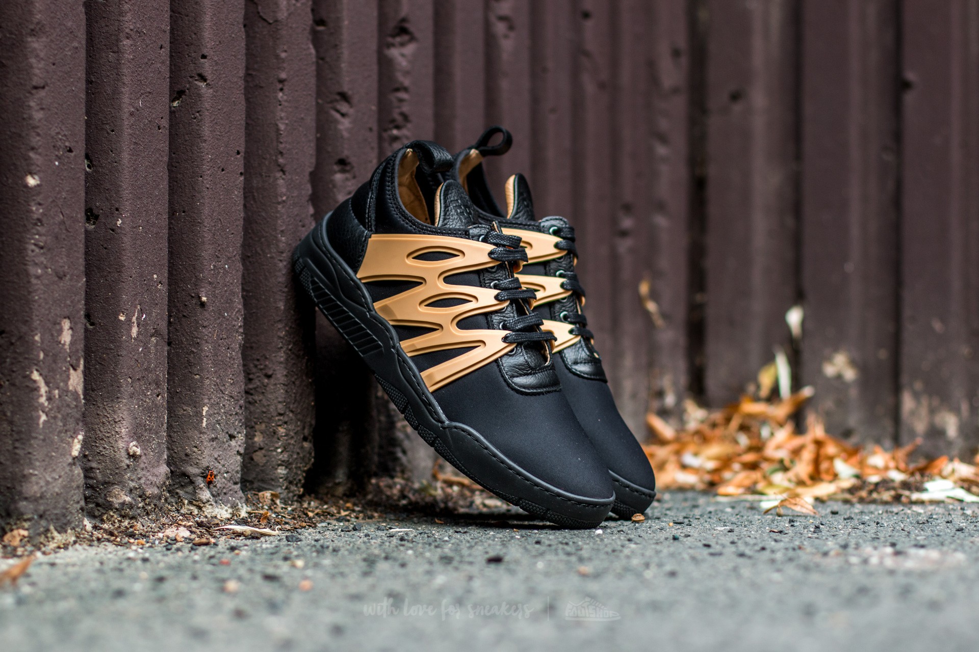 Filling Pieces Low Top