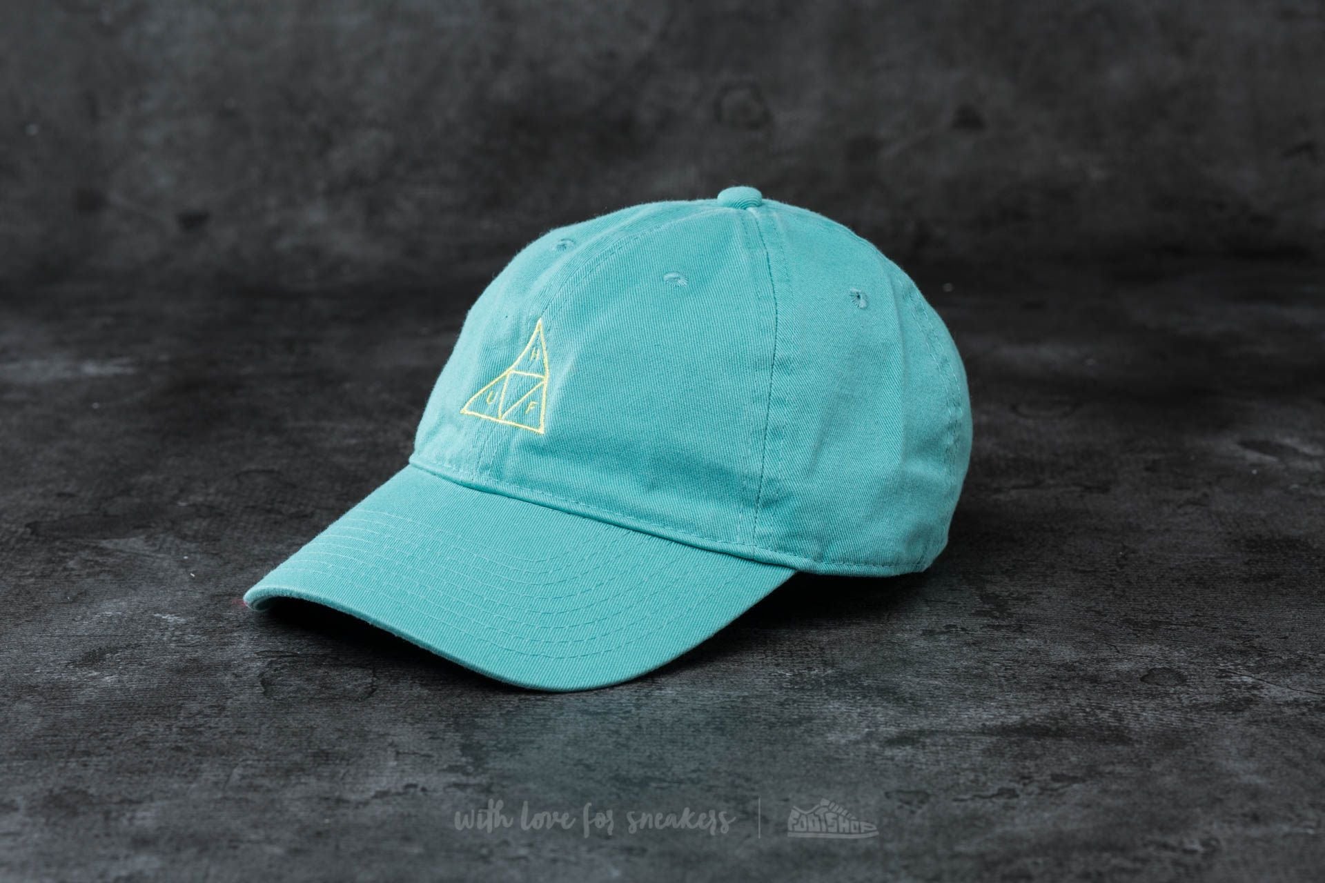 HUF Apparel Triple Triangle Curved Brim Cap