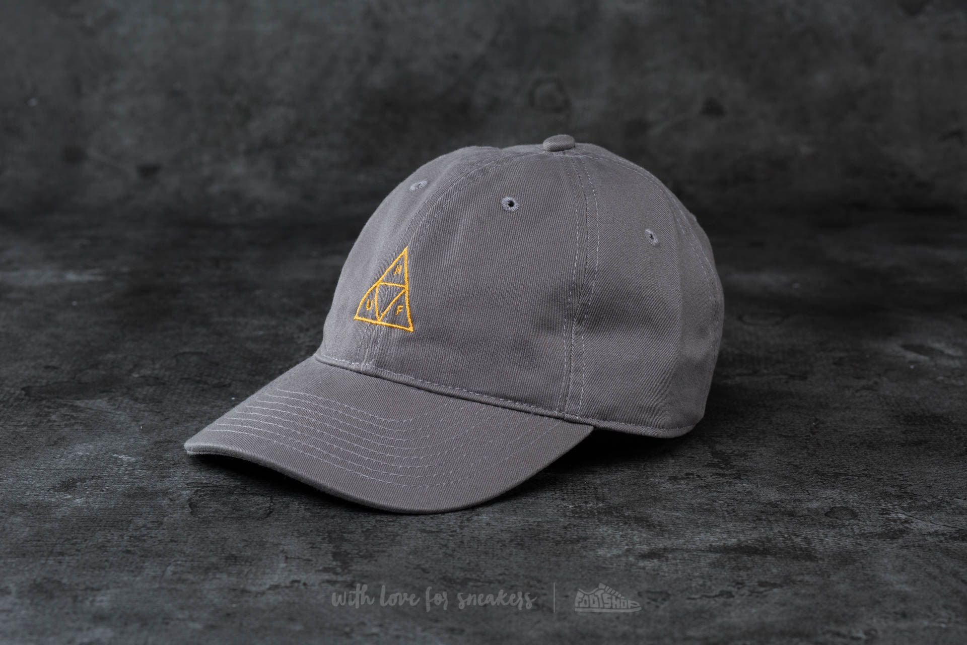 HUF Apparel Triple Triangle Curved Brim Cap