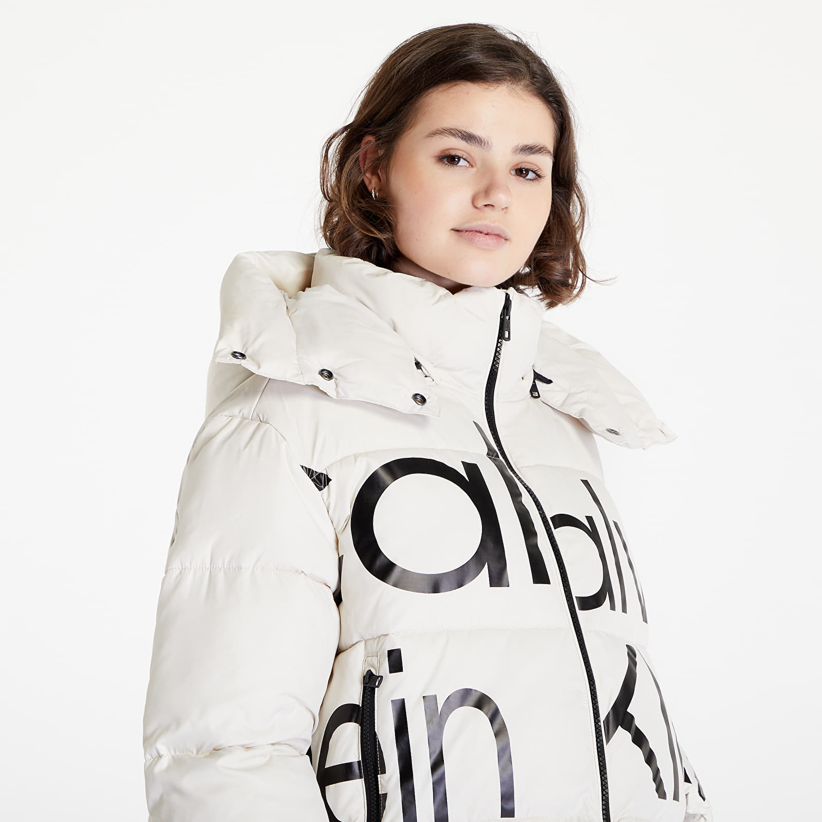 Kurtki Calvin Klein Jeans Bold Disrupted Logo Jacket Beige (J20J219835 ...