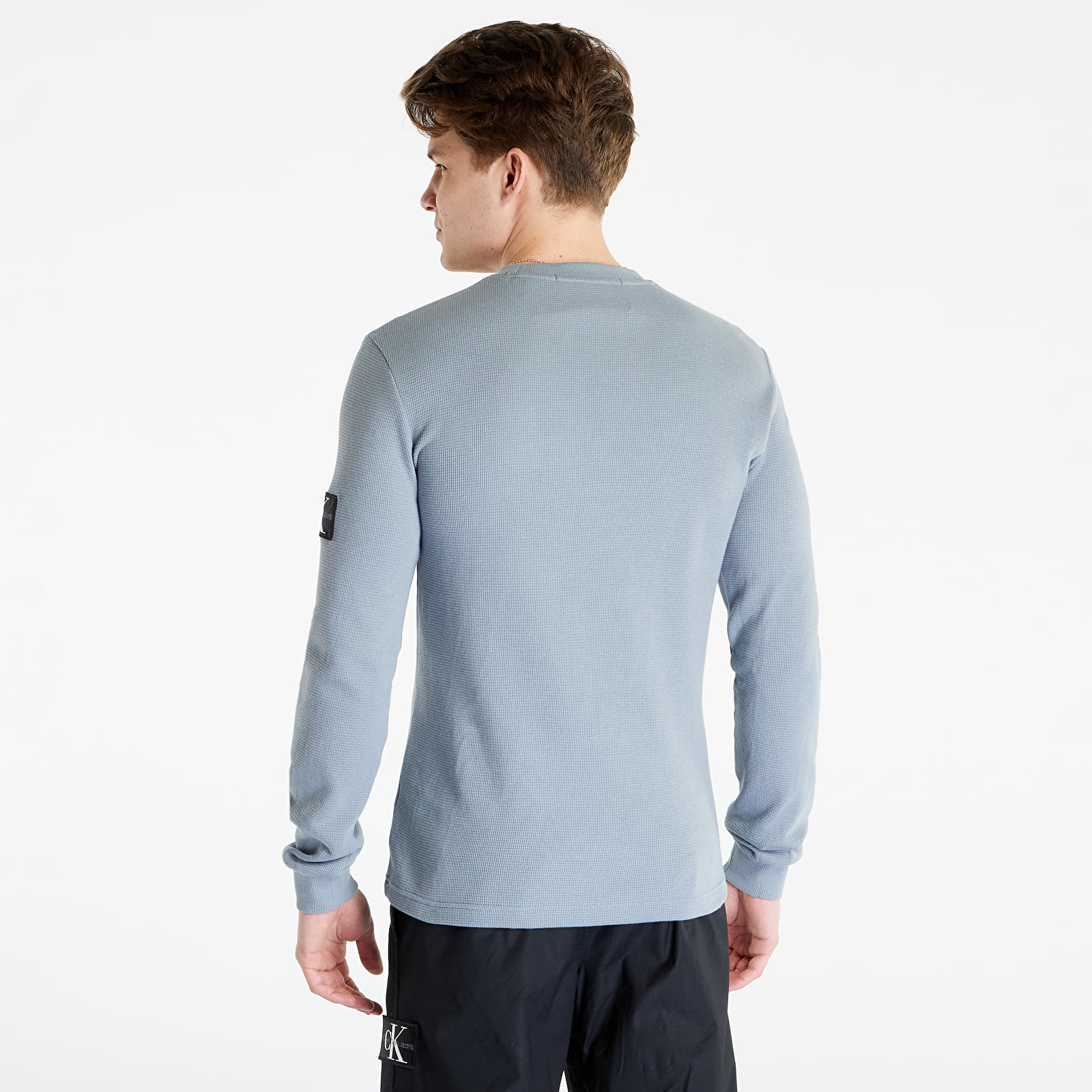 T-shirts Calvin Klein Jeans Monologo Badge Waffle L/S Knit Top Grey | Footshop