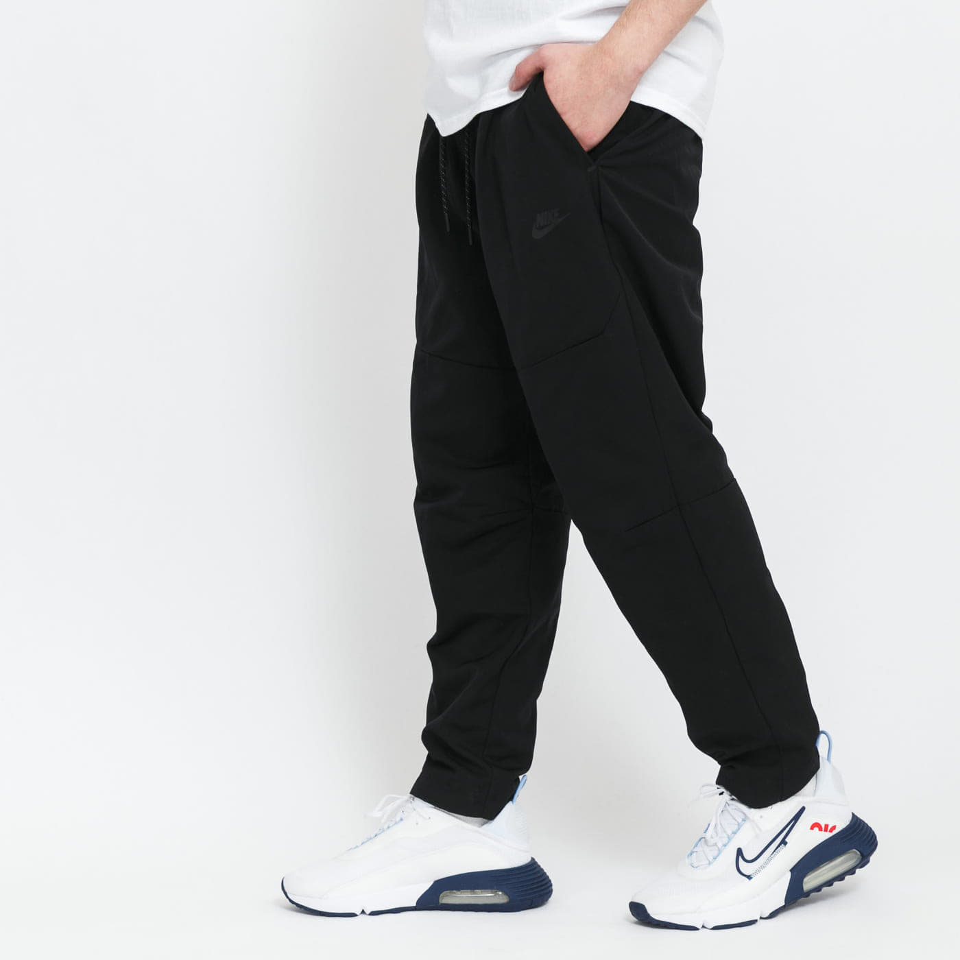 Tepláky Nike Sportswear Tech Essentials Repel Pants Black | Footshop