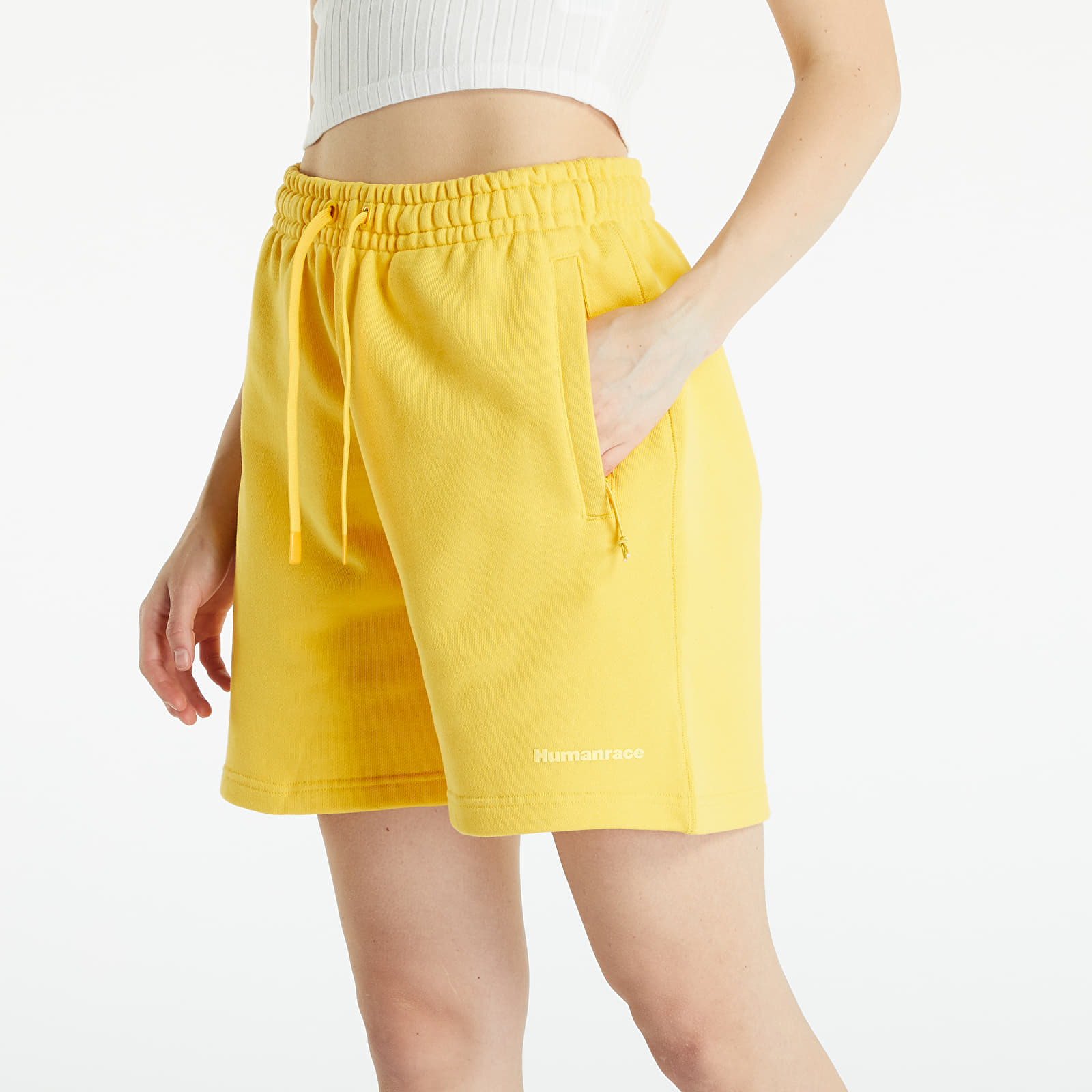 Shorts adidas x Pharrell Williams Basics Short Bold Gold | Footshop