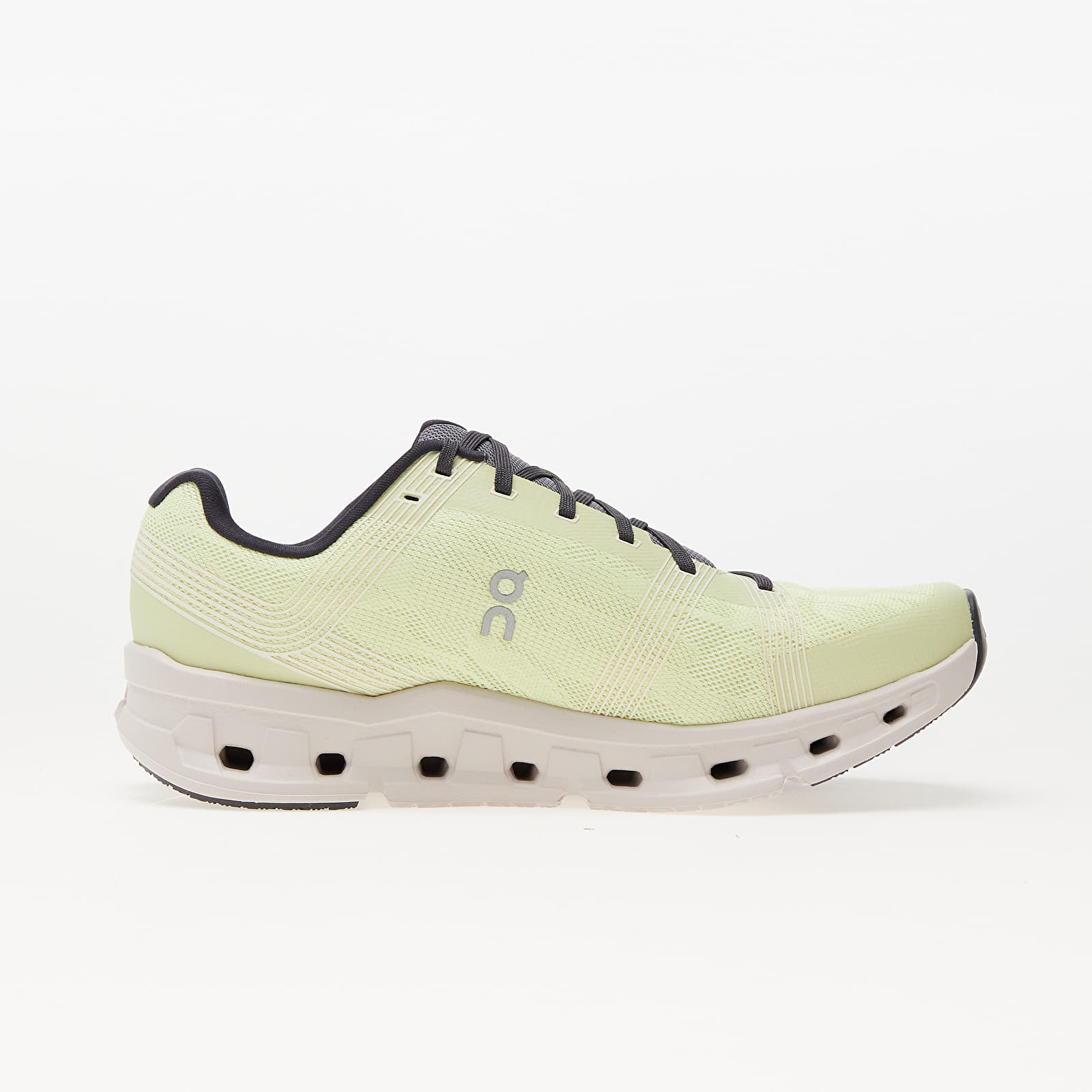 On M Cloudgo Hay/ Sand | Footshop